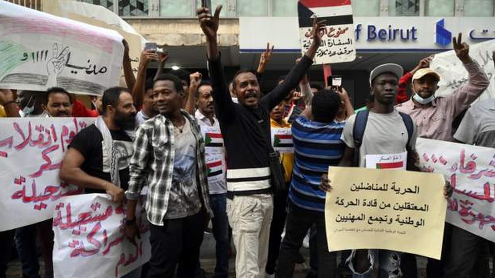 انقلاب السودان انطلاق “مليونية 30 أكتوبر”والجيش يعزل العاصمة الخرطوم