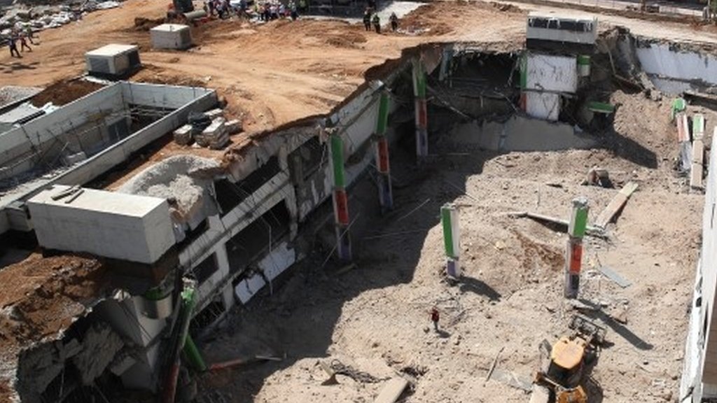 Car park collapses in Tel Aviv - BBC News