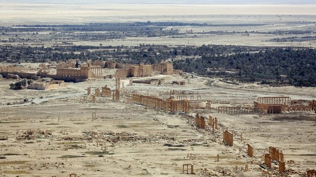 Palmyra mass grave reveals suffering during IS occupation - BBC News