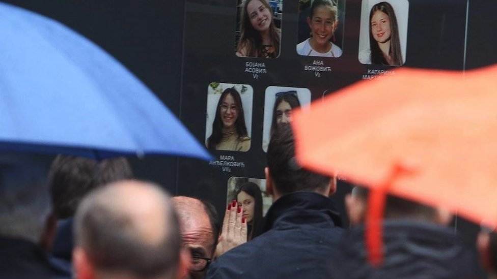 „Buđenje“: Obeležena godišnjice masovnog ubistva u školi Vladislav ...