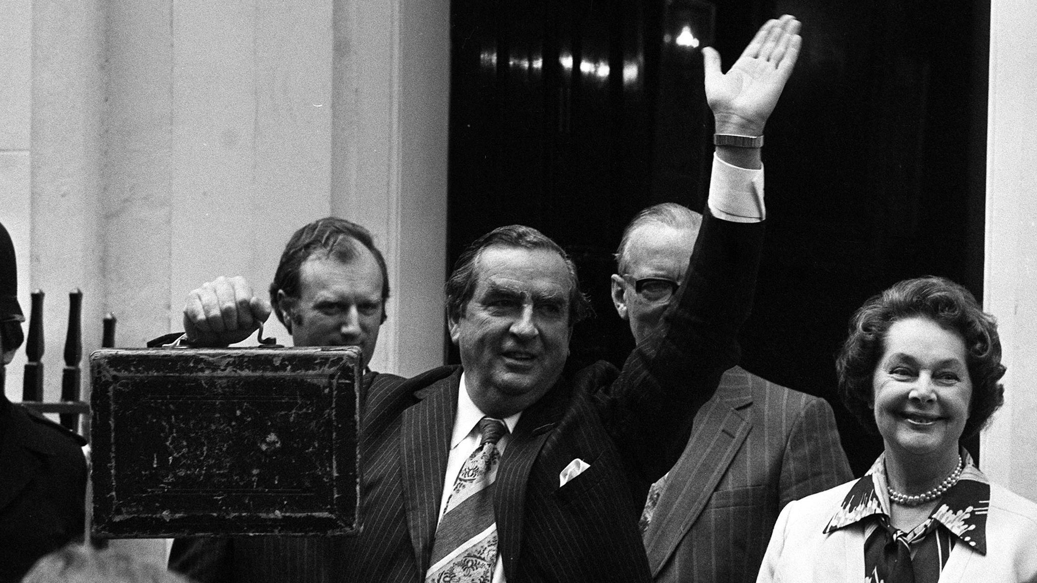 Denis Healey Quotes TOP 22 QUOTES BY DENIS HEALEY | A Z Quotes