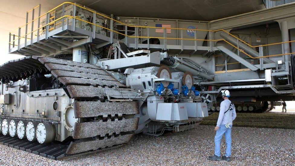 Cómo es manejar uno de los vehículos más grandes del mundo - La Raza