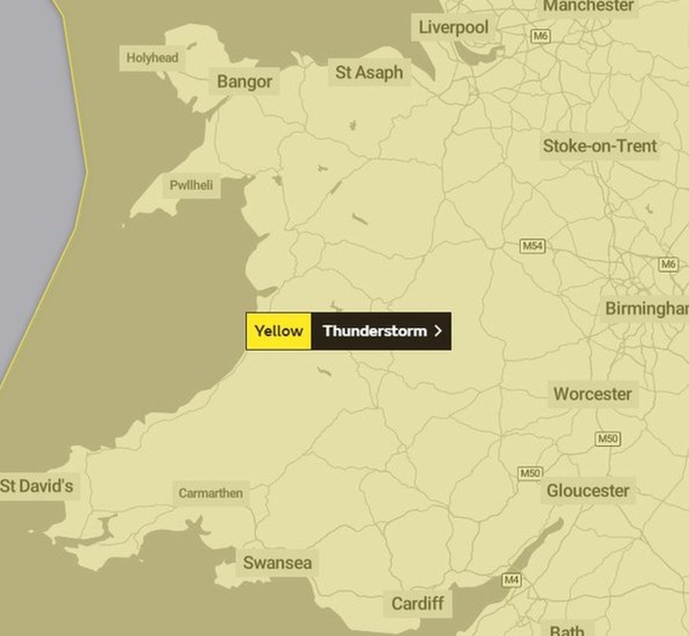Weather warning of thunderstorms in Wales for Monday - BBC News