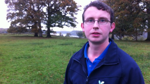 Ranger's photo capturing a swimming stag goes viral - BBC News