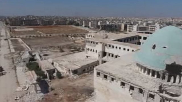 Aleppo: Mother films bombing from rooftop - BBC News