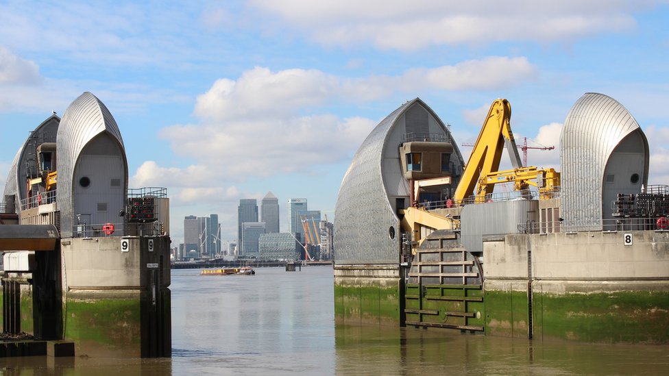 Thames River Floodgates Thames Flood Barrier With Gates Closed Stock