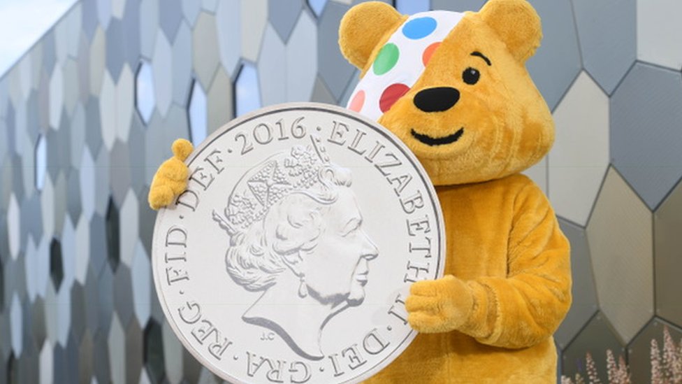 Ten places to find your old £1 coins before shops refuse them - BBC News