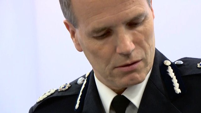 Sir Stephen House to quit as Scotland's chief constable - BBC News