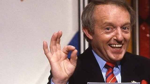 Paul Daniels: Some of his best magic tricks - BBC News