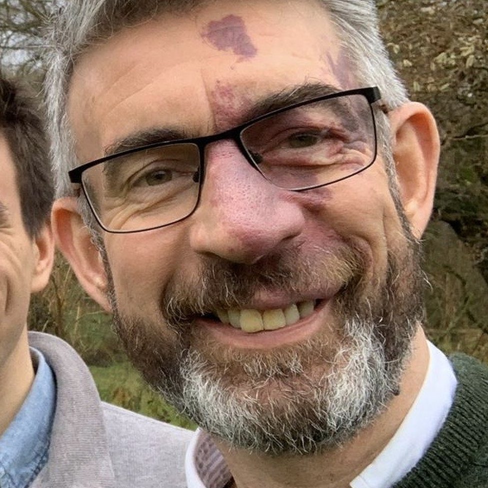 Richard Morris: Search for missing British diplomat - BBC News