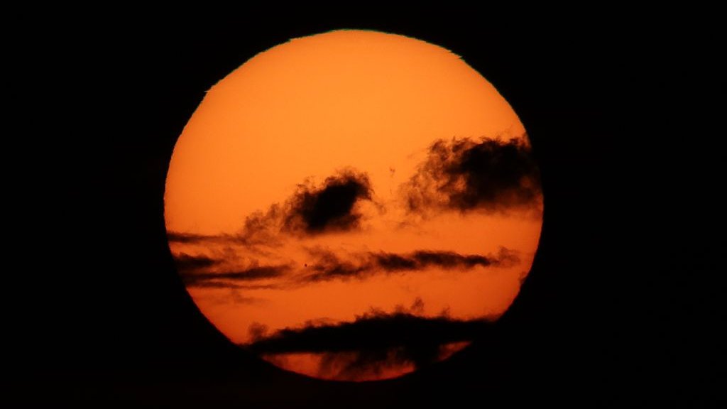 Mercury: How to spot the planet in the night sky in February - CBBC ...