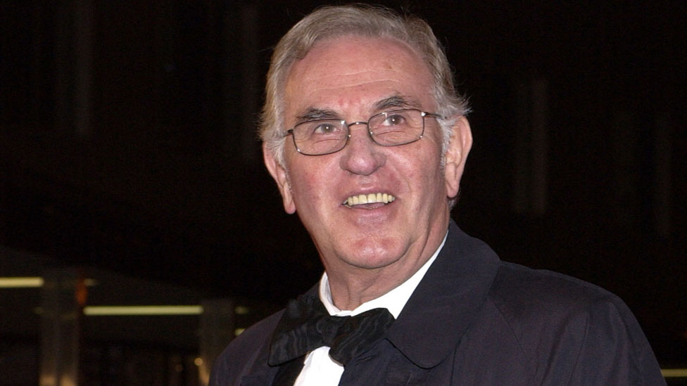 Sandi Toksvig pays tribute to 'lovely' 15 to 1 host William G Stewart ...