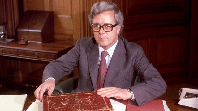 Geoffrey Howe proud of Welsh roots, David Hunt says - BBC News