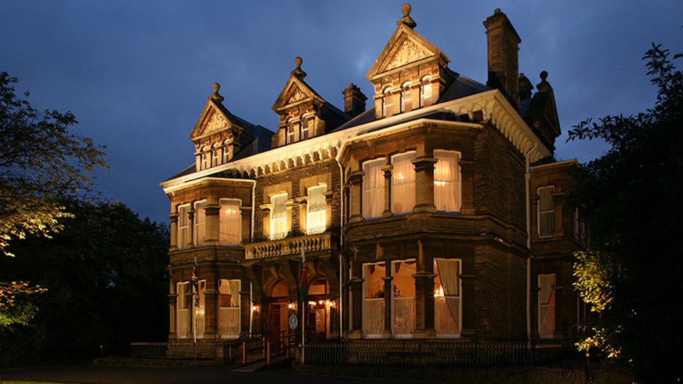 Cardiff Lord Mayor's mansion stay could help fund £24m repairs - BBC News