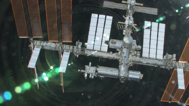 ISS: 15 years orbiting the Earth - BBC News