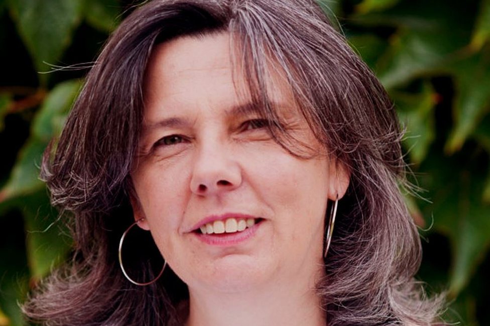 Helen Bailey death: Author 'may have been alive' in cesspit - BBC News