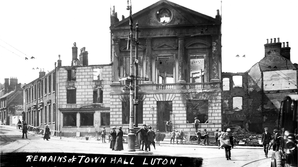 Luton 1919 Peace riots used in City of Culture bid - BBC News