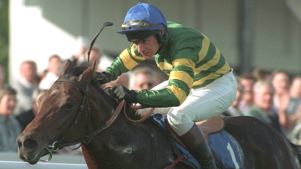 Jinetes De Caballos Negros