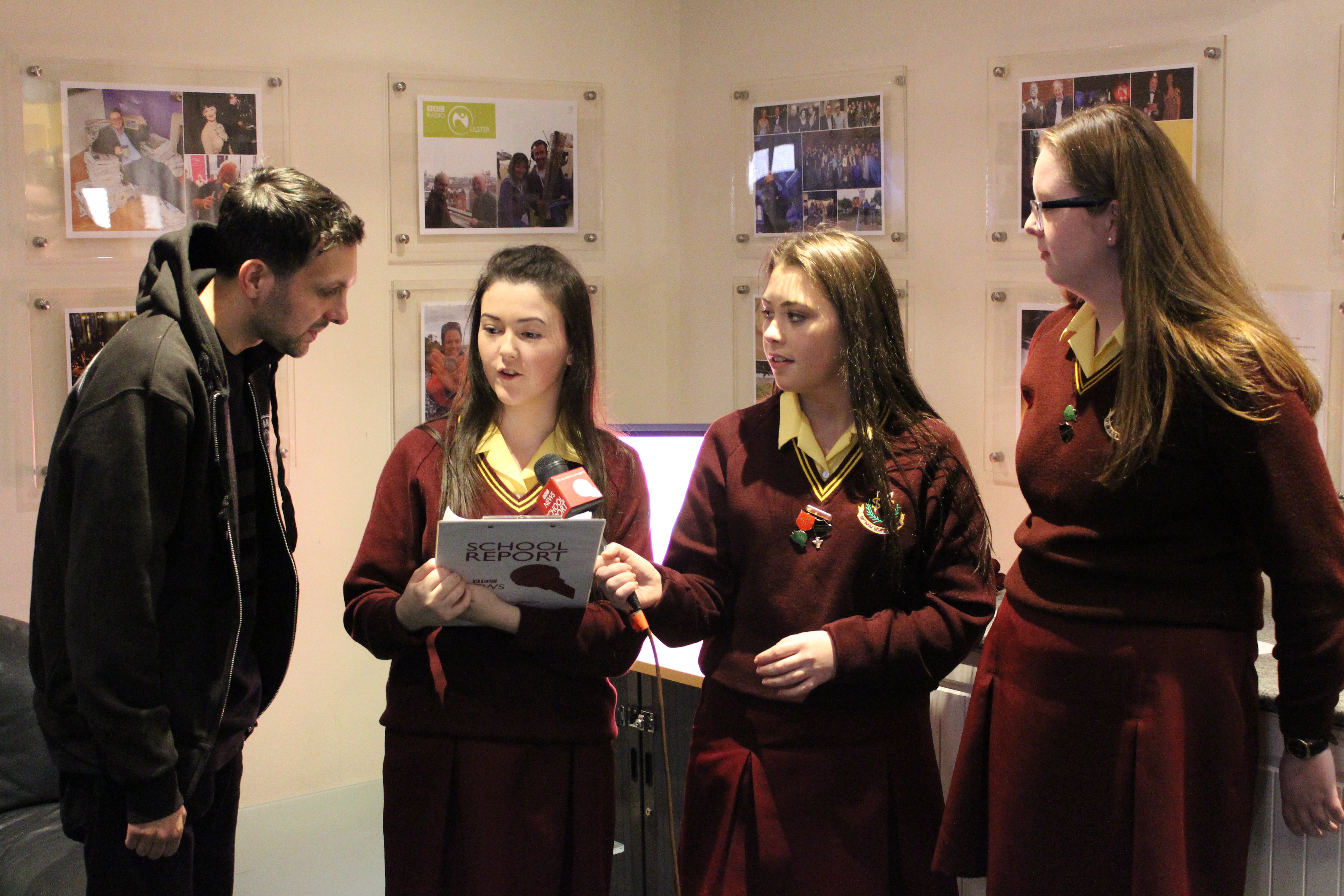 Magician Dynamo surprises Hampshire youth club - BBC News
