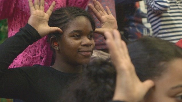 The deaf rappers taking on the music industry - BBC News