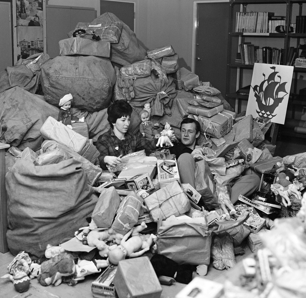 Celebrating 60 years of Blue Peter in pictures - BBC News