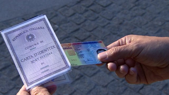 Gangs sell fake passports to refugees in Athens - BBC News