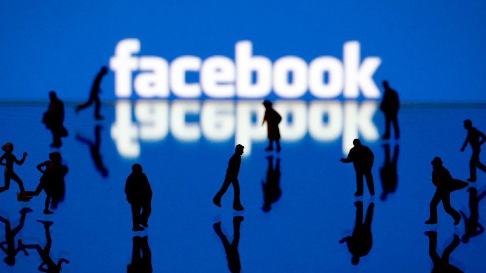 Facebook at 15: What was technology like when it started? - CBBC Newsround