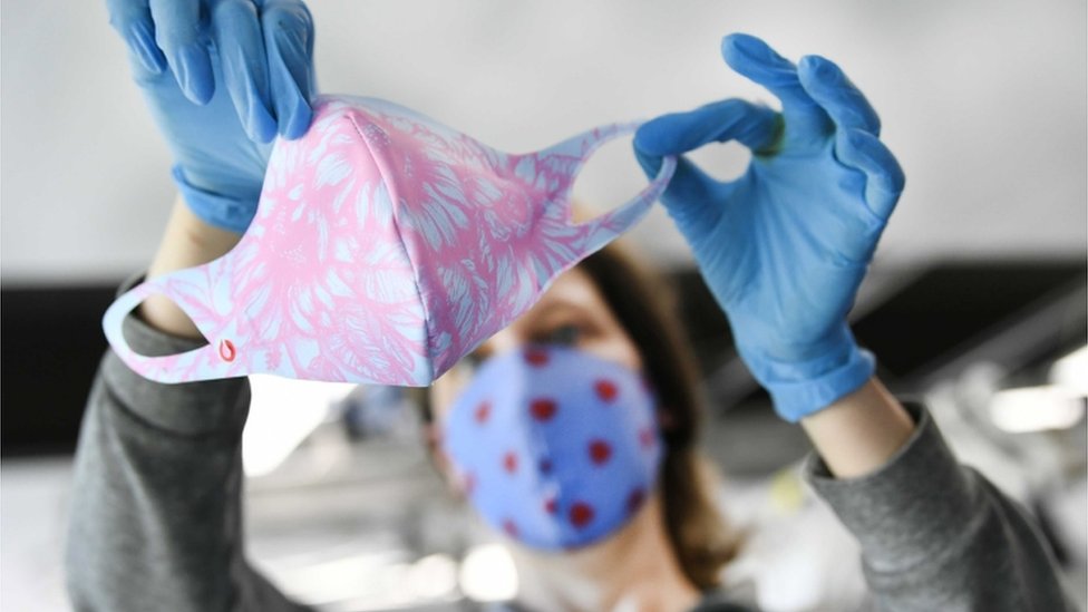 新冠疫情萬花筒: 英國時裝工業藝術人非常時期的新常態