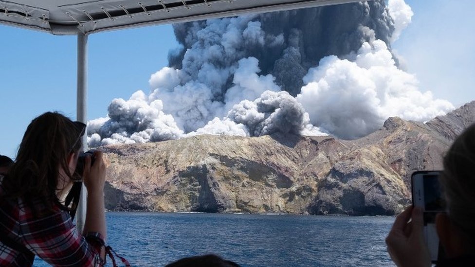Volcanic Eruptions In New Zealand 5 Dead After White Island Volcano