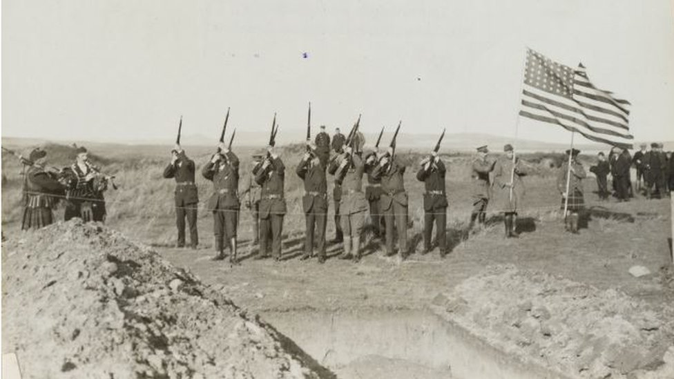 Ceremony to remember sinking of HMS Otranto on Islay - BBC News
