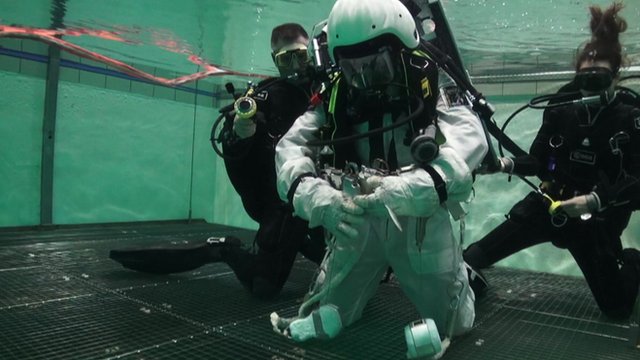 How astronauts train for space missions - BBC News