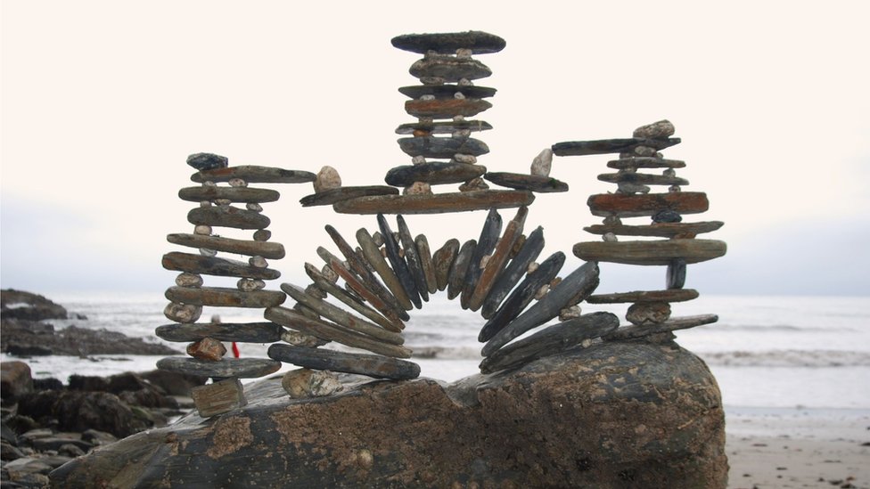 Beach Stone Carvings 140 Beach Stone Uses Ideas | Stone Art, Pebble