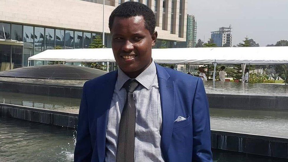 የአማራ ብሔራዊ ንቅናቄ (የአብን) የሕዝብ ግንኙነት ኃላፊ አቶ ክርስቲያን ታደለ ከእስር ተፈቱ - BBC News አማርኛ