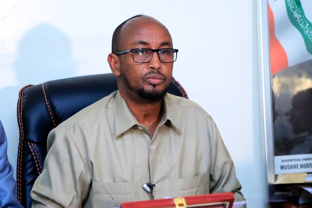 Jaadka "caruur baan ka koriyaa waxaana sugayaa xilliga dib loo furo ...