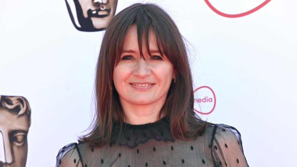 Emily Mortimer Sluiter Eiland Emily Mortimer To Star In Spectral?